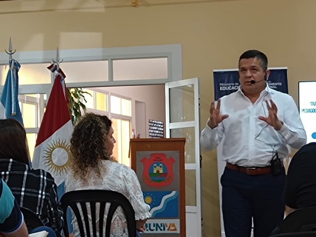 FRANCHI, SECRETARIO DE EDUCACIÓN: “8 DE CADA 10 ESTUDIANTES TIENEN ...